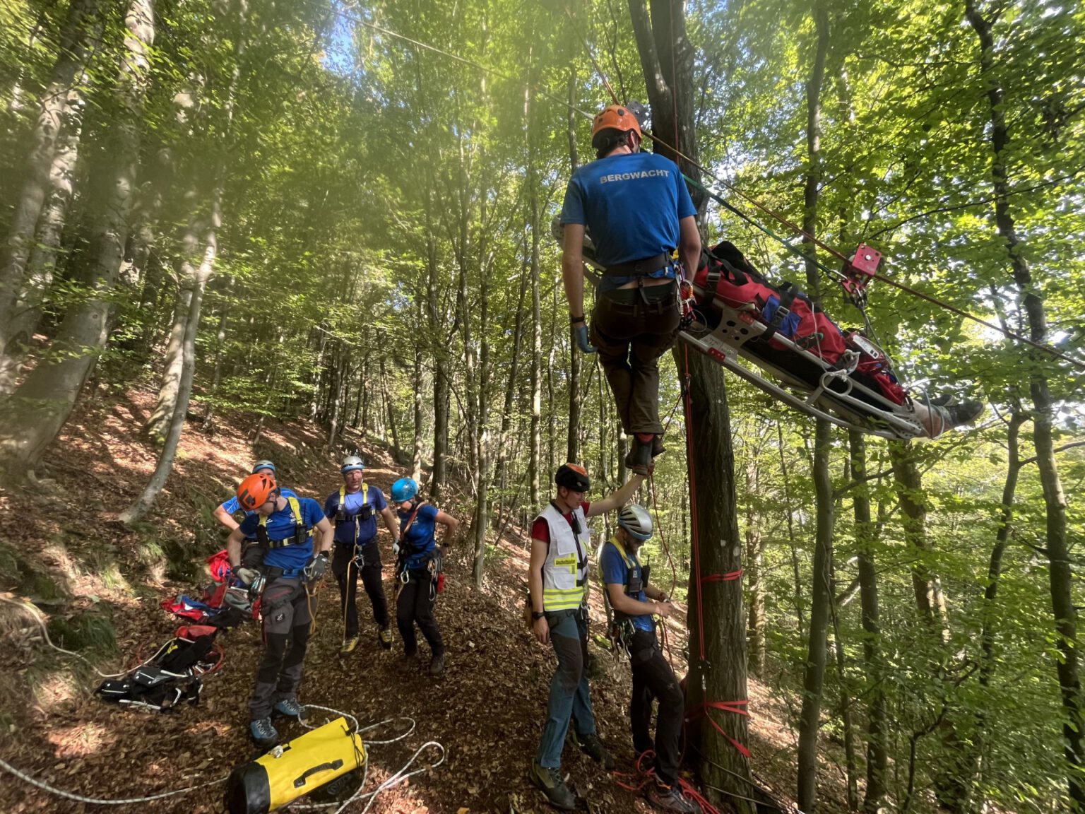 40 Einsatzkräfte von Feuerwehr und Bergwacht trainieren den Ernstfall – Bergwacht Passau-Dreisessel